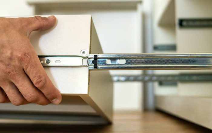 Un guide étape par étape sur la façon d'installer les glissières de ...